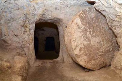 “Let the Dead Bury their Dead” – Meaning - Biblical Christianity
